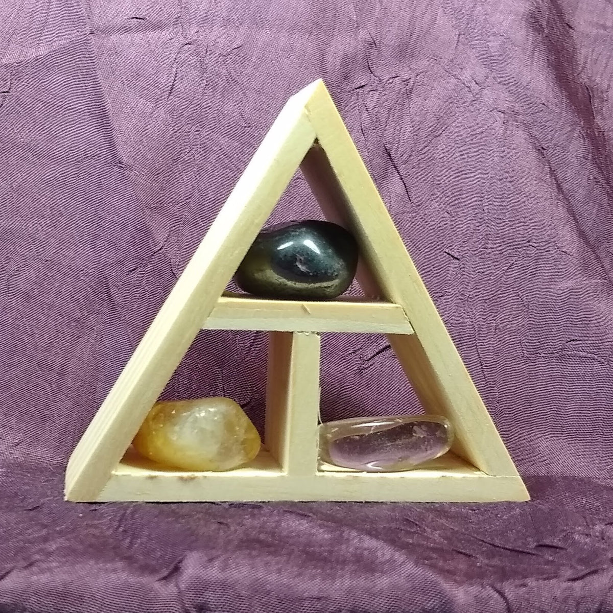 Tiny Altar for Positive Workplace Energy – moderngoldfish